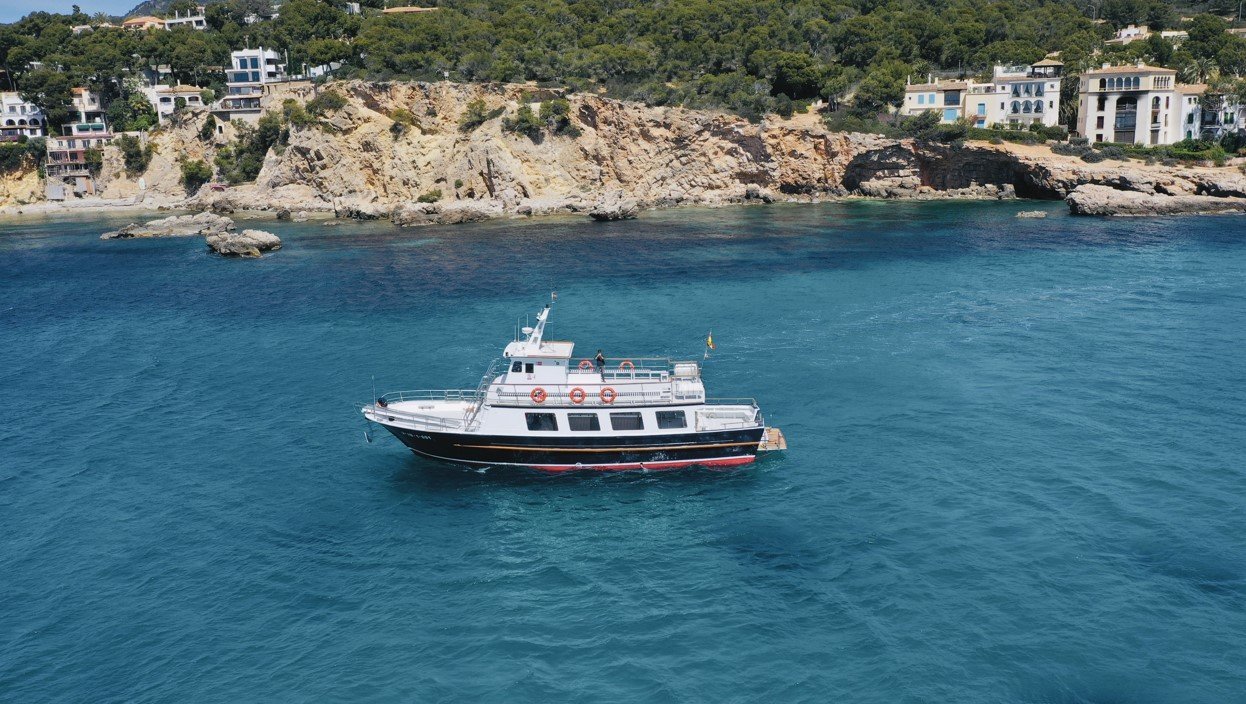 Excursión en barco al anochecer en Palma de Mallorca desde 40€